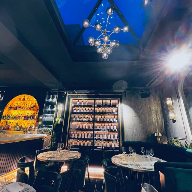 Solus Kitchen & Bar Restaurant - London, United Kingdom, , England ...