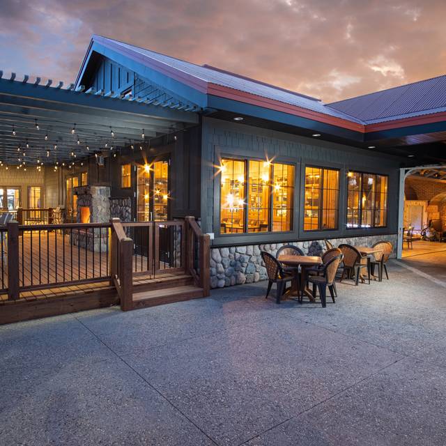 Lure Lakebar Restaurant - Alexandria, MN | OpenTable