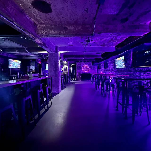 The Volstead Room of the Hale Street Center - Mis à jour en 2024, Bar ...