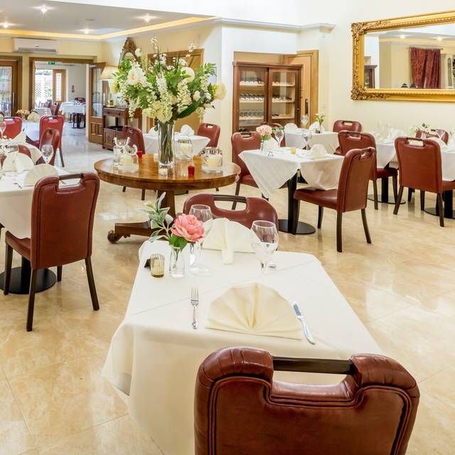 Carriages Restaurant - Luton | OpenTable