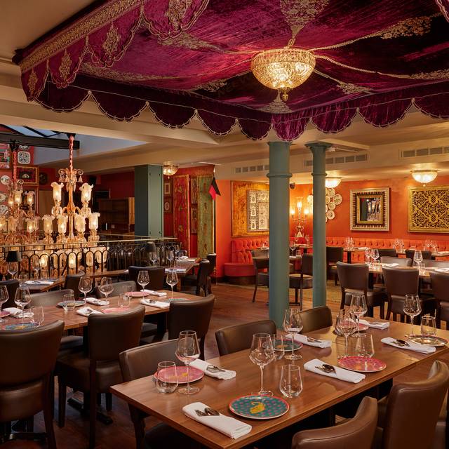 Colonel Saab Trafalgar Square Restaurant - London, Greater London ...