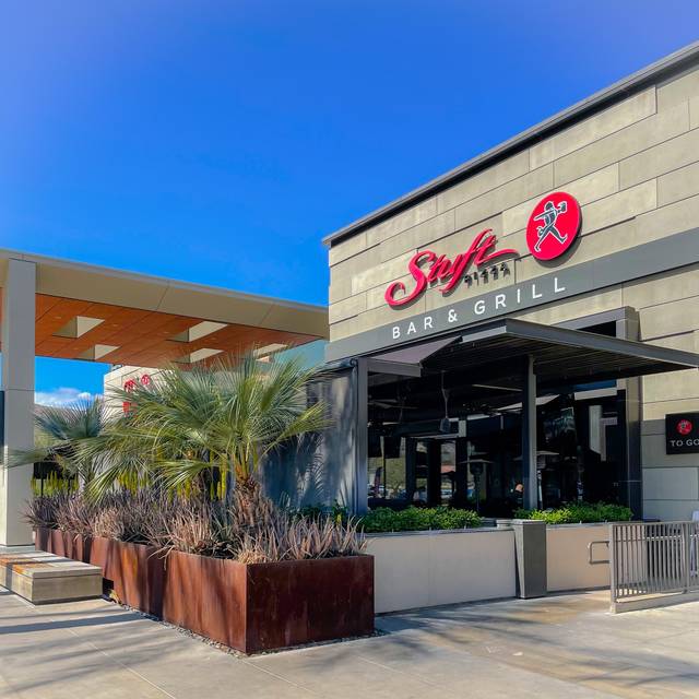 Stuft Pizza Bar & Grill - Palm Desert Restaurant - Palm Desert, CA ...