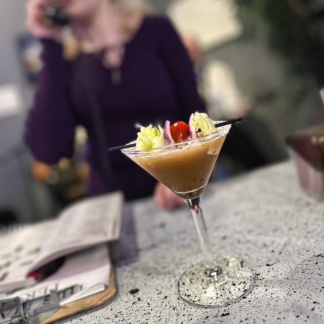 Vignettes - Updated 2025, Cocktail Bar in North Kansas City, MO