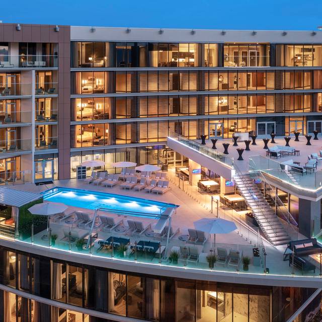 Restaurante SEVEN - Caesars Republic Scottsdale - Scottsdale, AZ ...