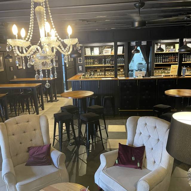 Panezski Artisan Distillery Restaurant - Molendinar, AU-QLD | OpenTable