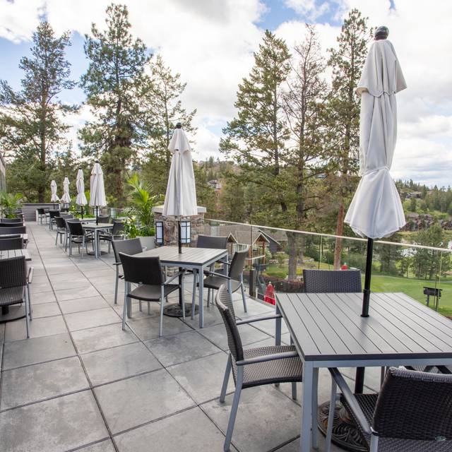 Restaurante Range Lounge & Grill at Predator Ridge Resort - Vernon, BC ...