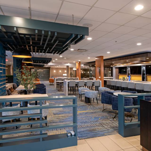 Stages Kitchen + Bar - DoubleTree by Hilton Restaurant - Edmonton, AB ...