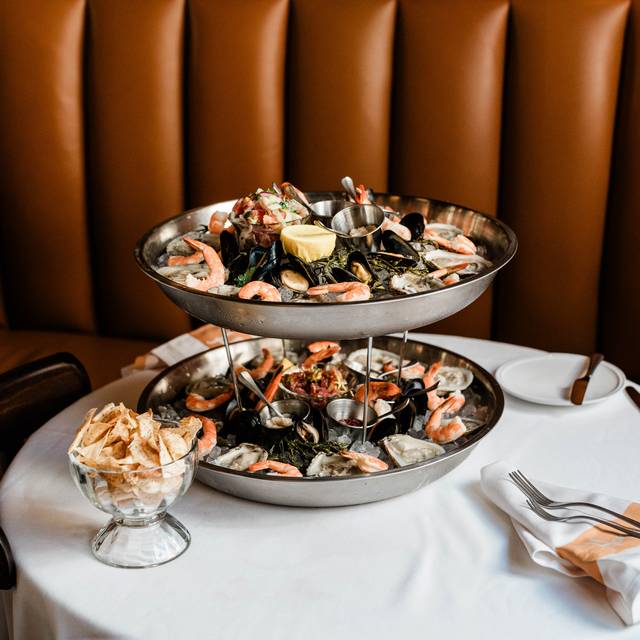 Hank's Low Country Seafood & Raw Bar Restaurant - Columbus, OH | OpenTable