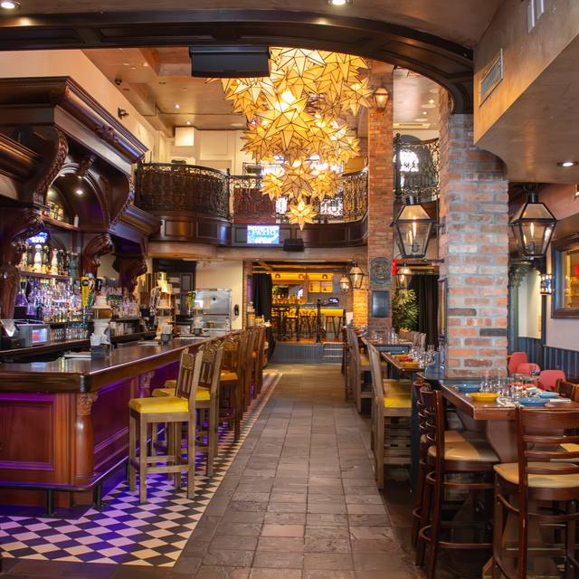 Restaurante Backstage Tavern - New York, NY | OpenTable