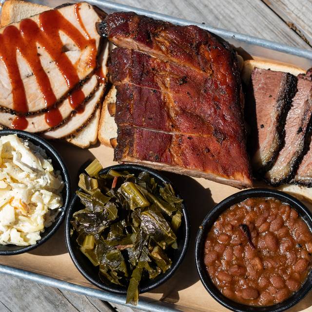 Restaurante Count Porkula Local Bar and BBQ - Little Rock - Little Rock ...