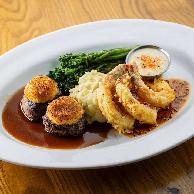 Cooper's Hawk Winery & Restaurant - Middleton, WI - Middleton, WI ...