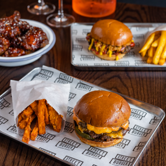 Gordon Ramsay Street Burger - Washington DC Restaurant - Washington, DC ...