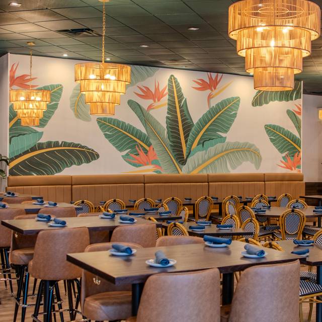 Padrino's - Hallandale Restaurant - Hallandale Beach, FL | OpenTable
