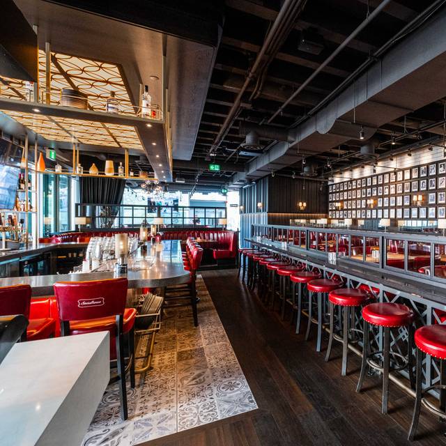 Browns Socialhouse - Vancouver - Queen Elizabeth Theatre Restaurant ...
