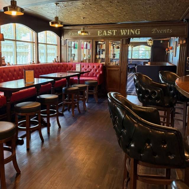 Southend Hotel Bistro & East Wing Wine Bar Restaurant - Maroubra, AU ...