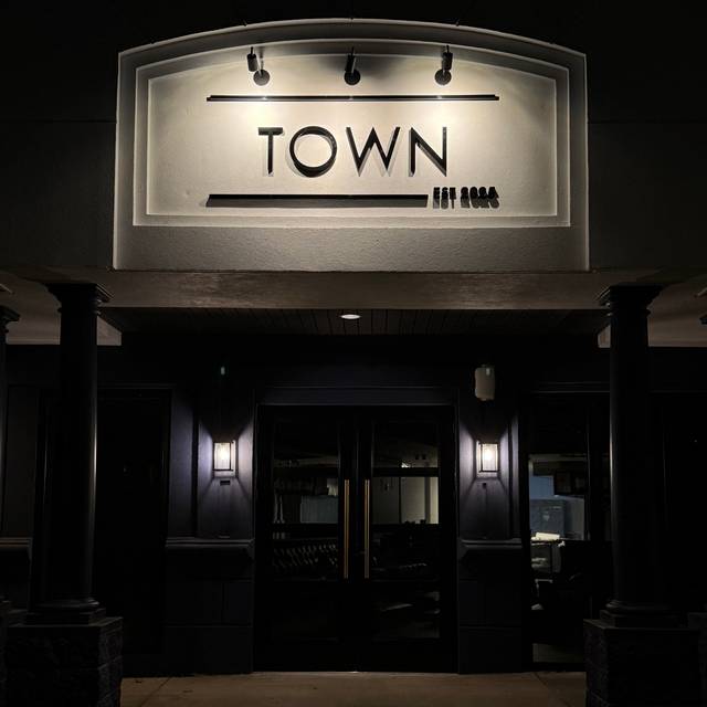 Town Kitchen & Bar Restaurant - McLean, VA | OpenTable
