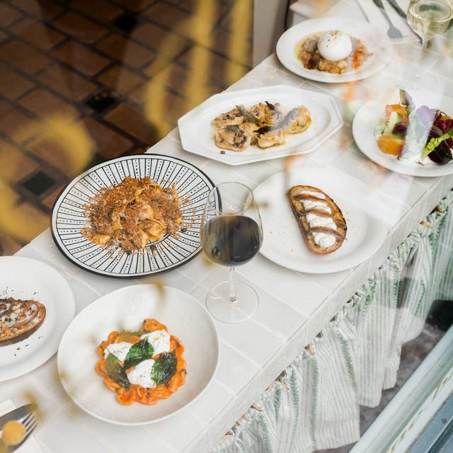 Capilungo Restaurant - London, Greater London | OpenTable