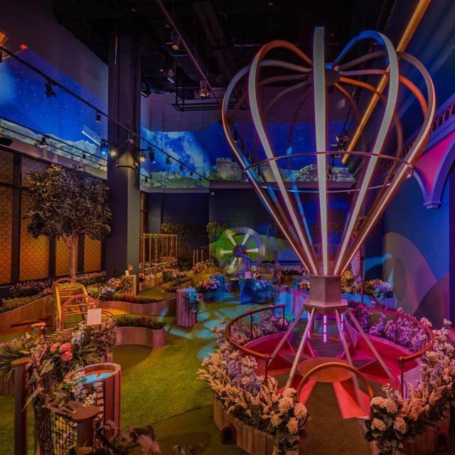 Swingers The Crazy Golf Club - Updated 2026, International Restaurant ...