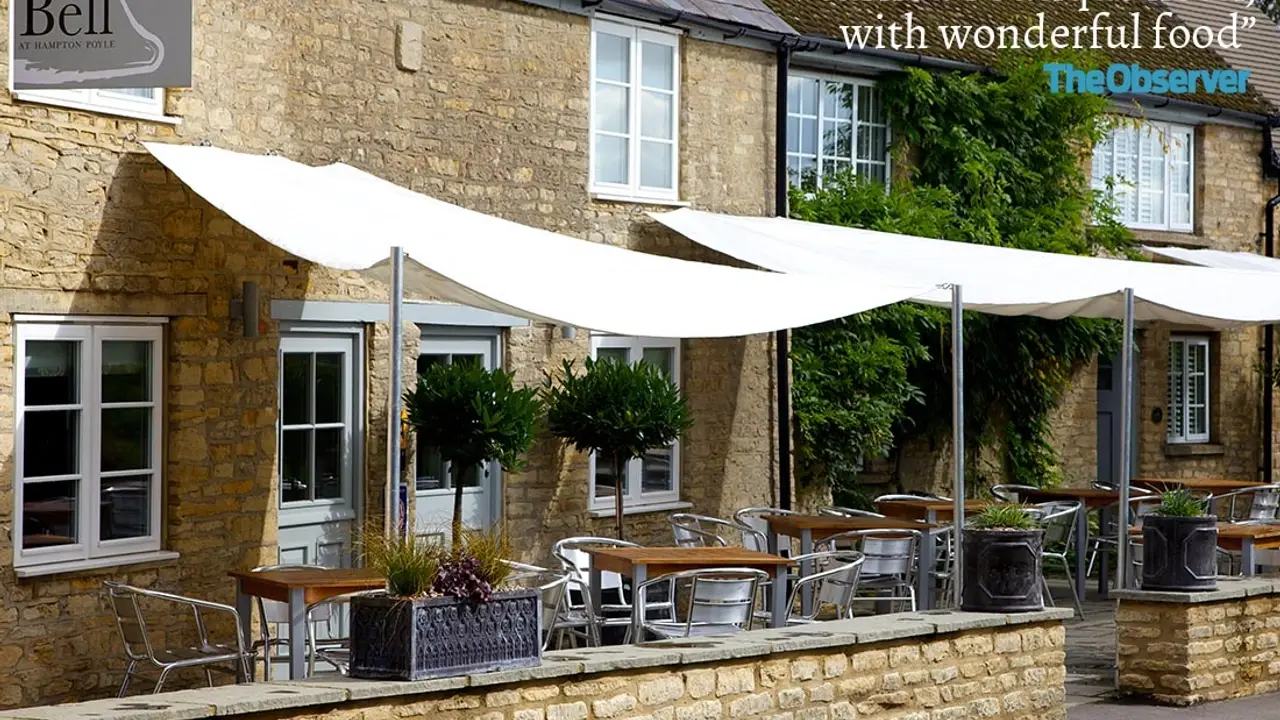 Restaurante The Bell at Hampton Poyle - Hampton Poyle, , Oxfordshire ...