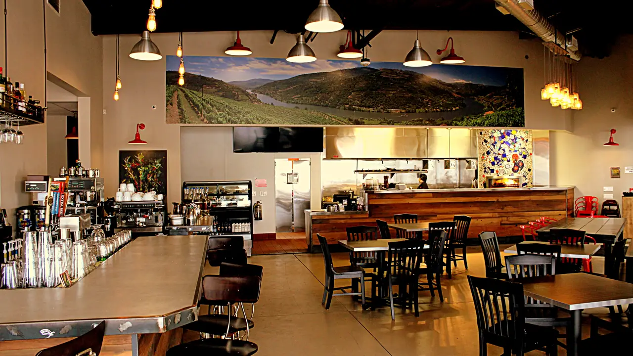 Restaurante Nuno's Bistro & Bar - Upland, CA | OpenTable