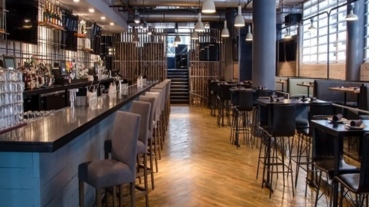 Restaurante Highline Bar + Lounge - Chicago, IL | OpenTable