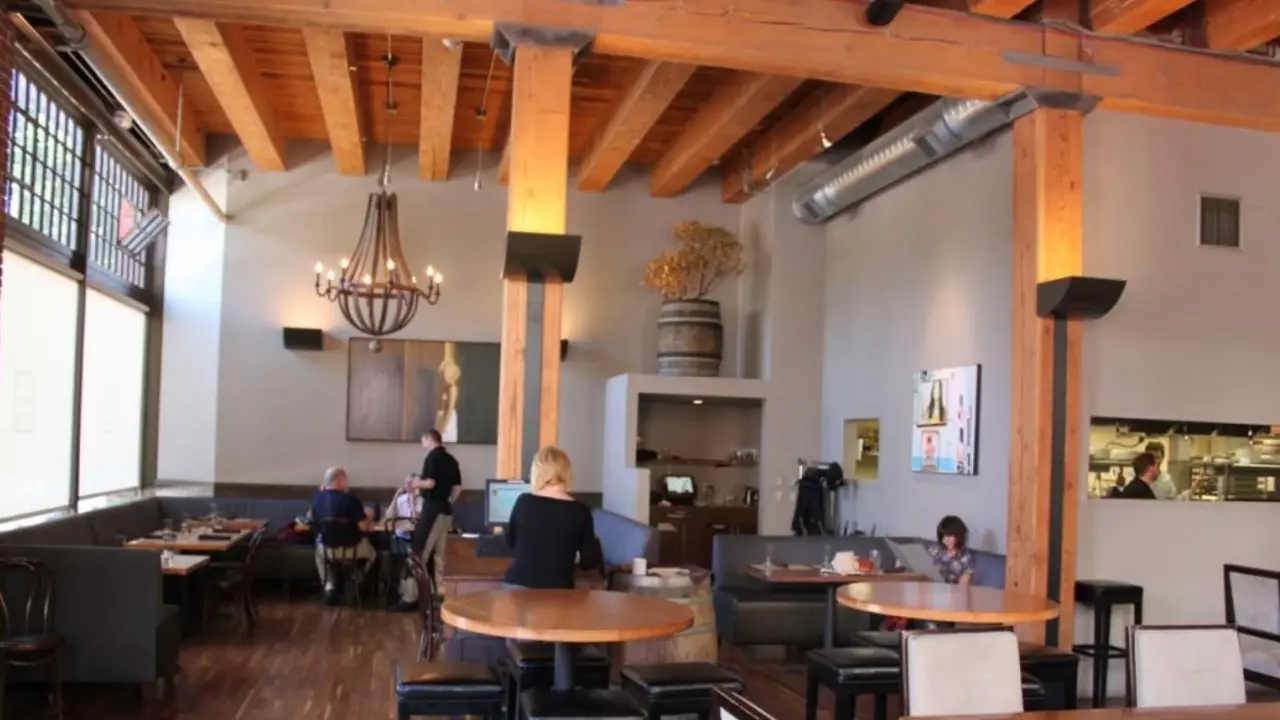 Restaurante Davis Street Tavern - Portland, , OR | OpenTable