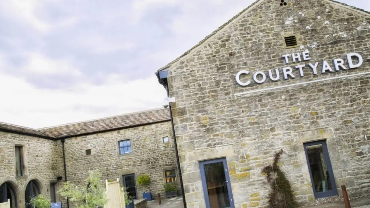 Restaurante Brasserie In The Courtyard - Settle, , North Yorkshire ...
