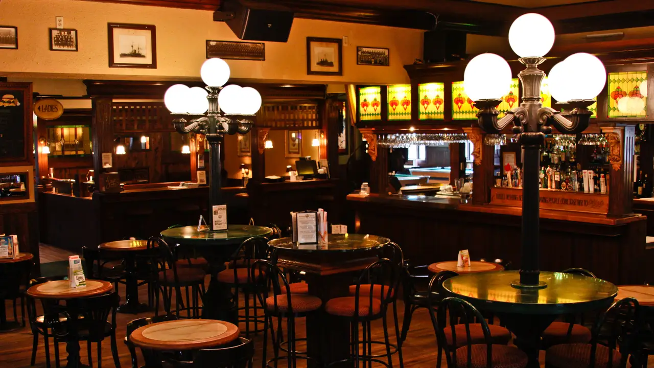 Six Mile Pub and Eatery Restaurant - Victoria, BC | OpenTable