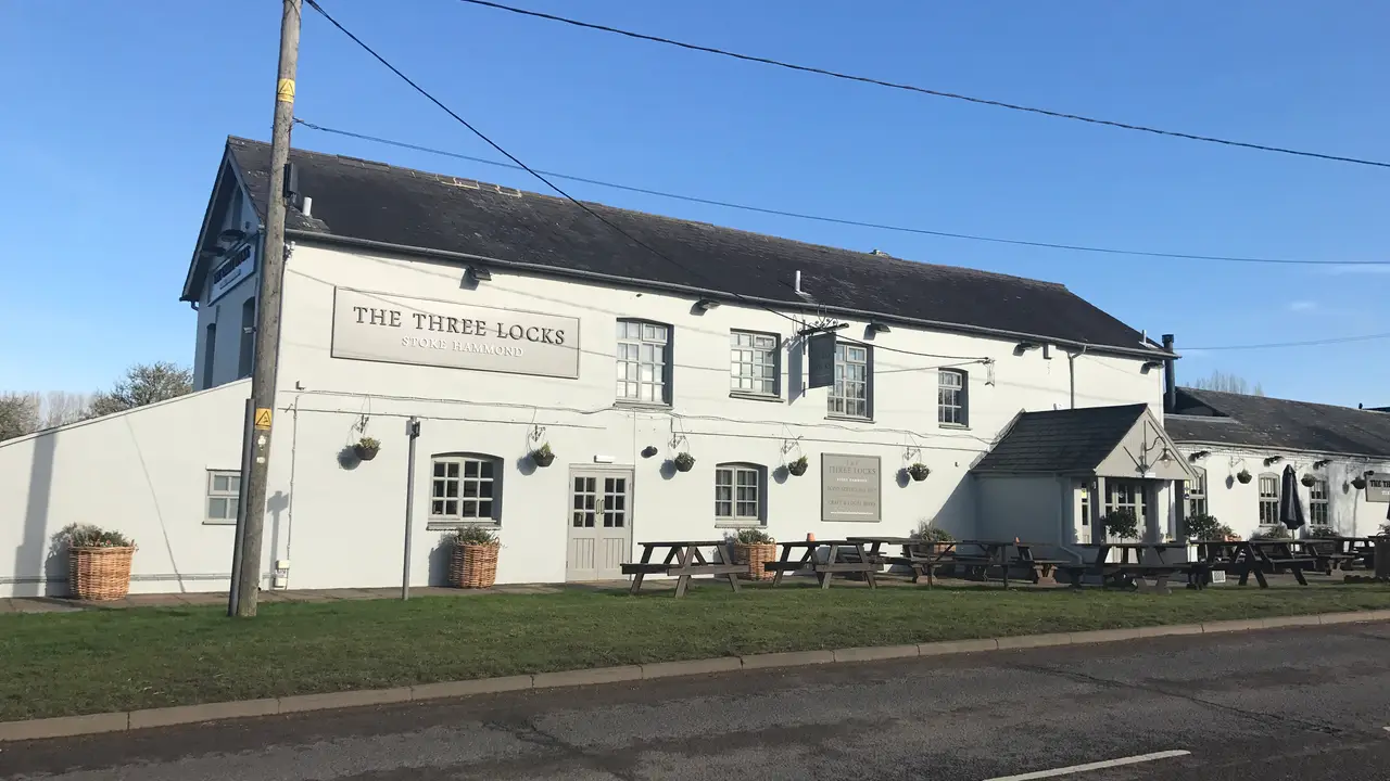 Restaurante The Three Locks Pub - Stoke Hammond, , Buckinghamshire ...
