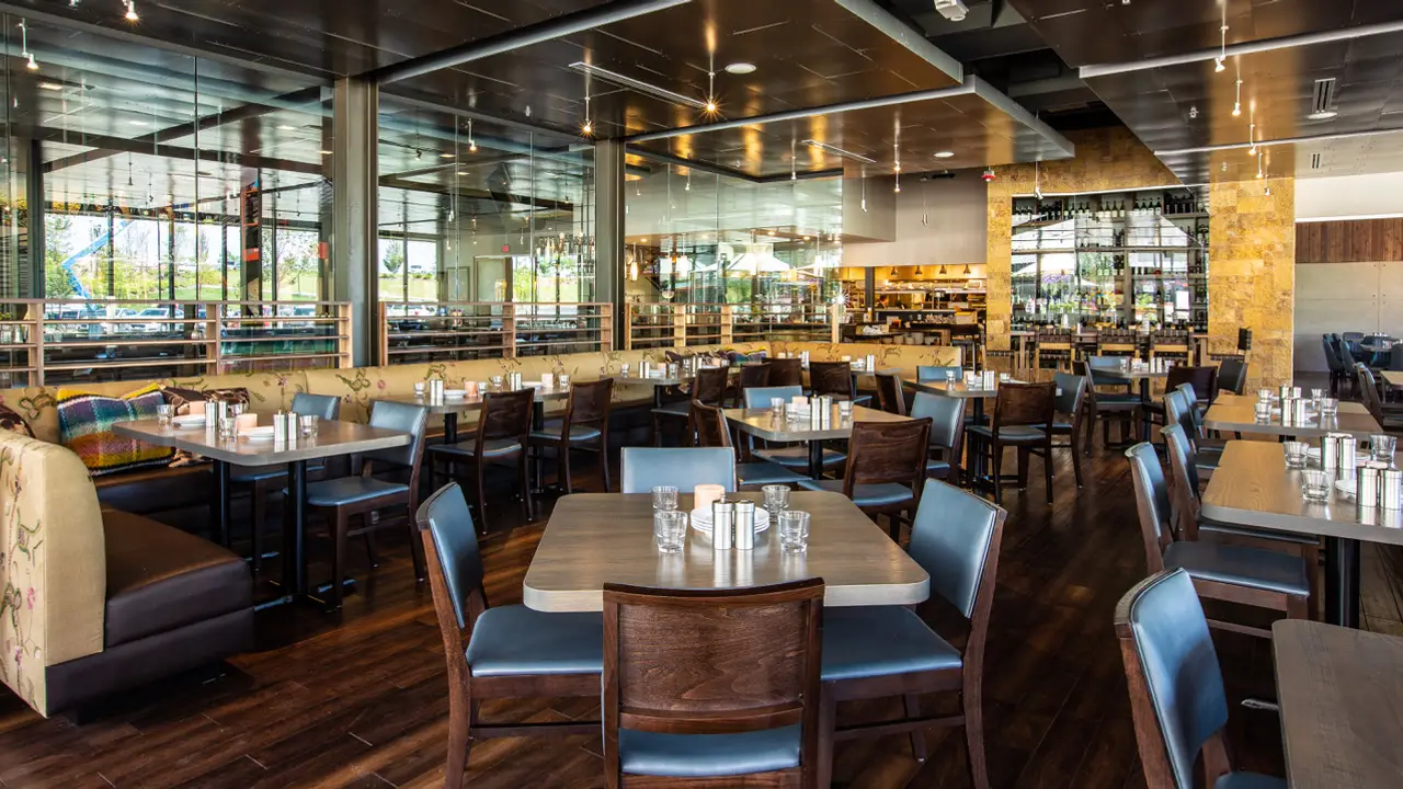 Pinstripes - Cleveland Restaurant - Beachwood, OH | OpenTable