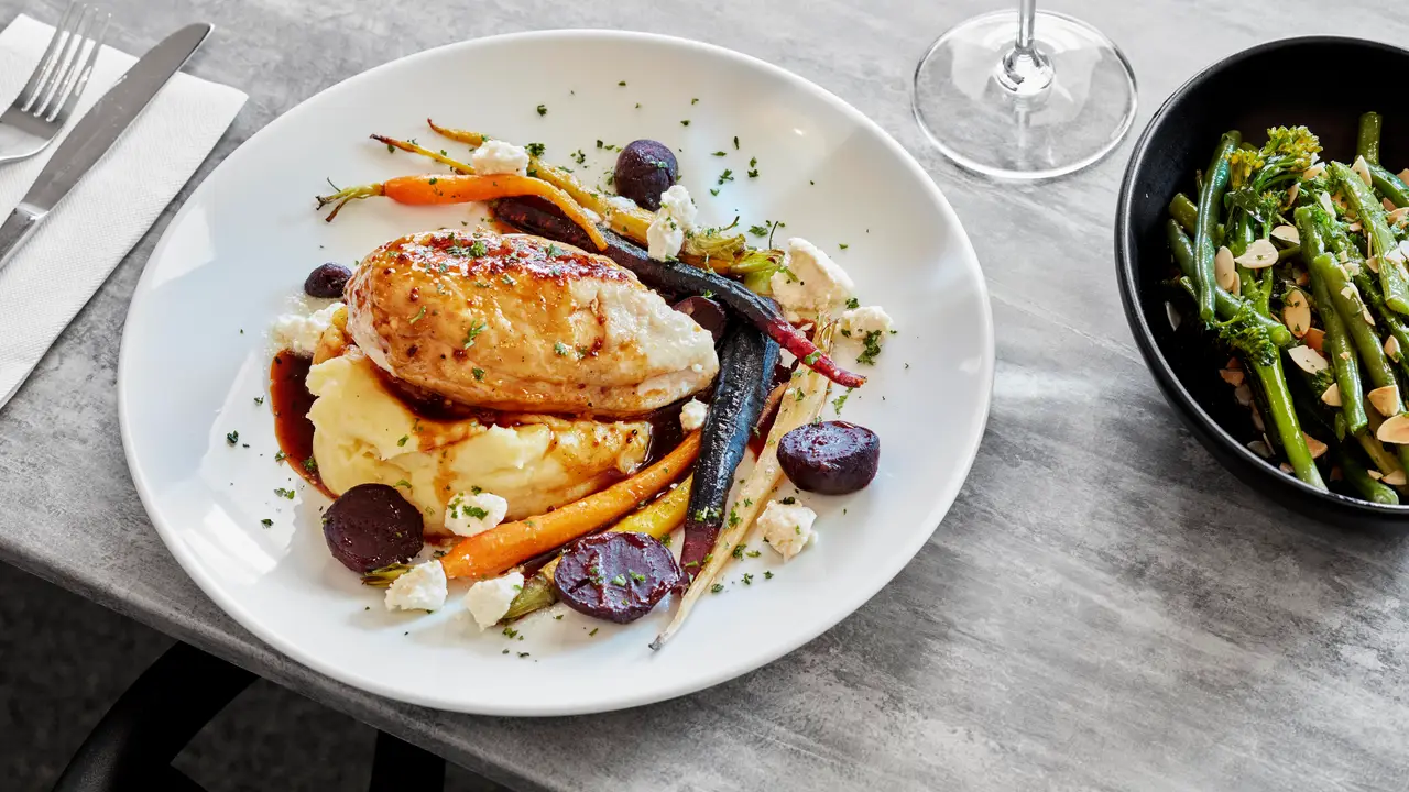 Restaurante The Royal Hotel Drouin - Drouin, , AU-VIC | OpenTable