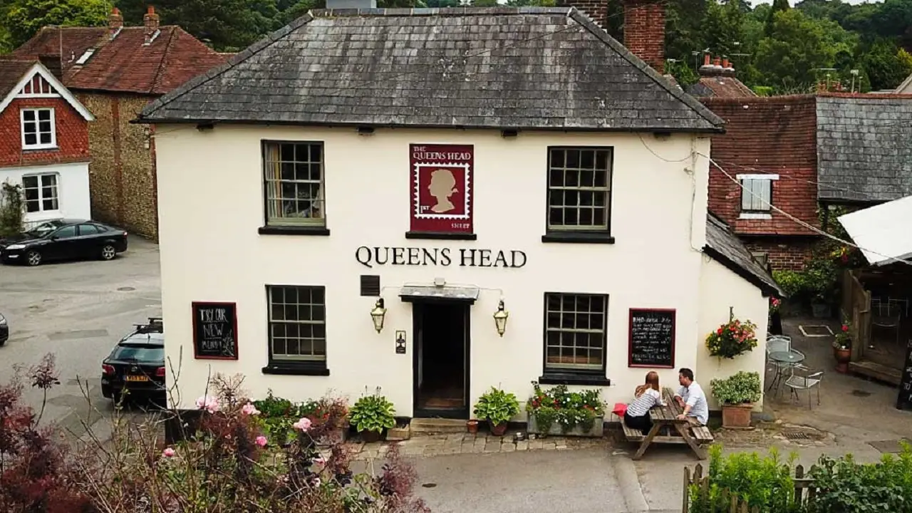 The Queens Head Sheet Restaurant - Petersfield, Hampshire | OpenTable