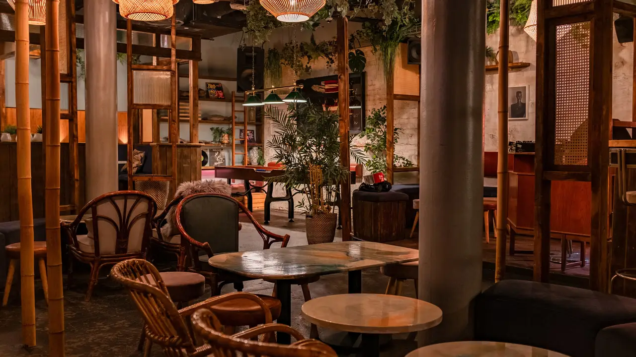 Nine Lives Bar Restaurant - London | OpenTable