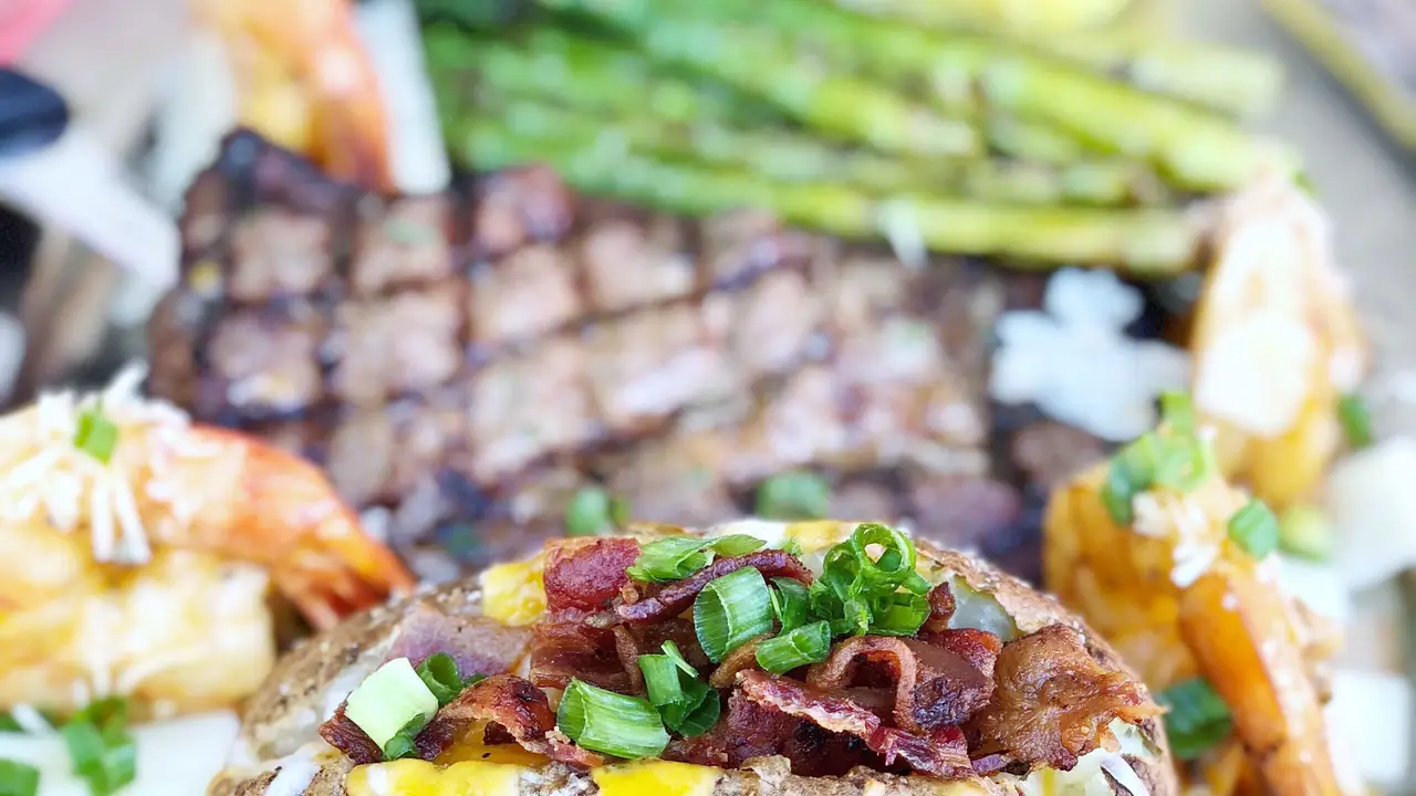 Saddle Ranch Chop House - Sunset Restaurant - West Hollywood, CA ...