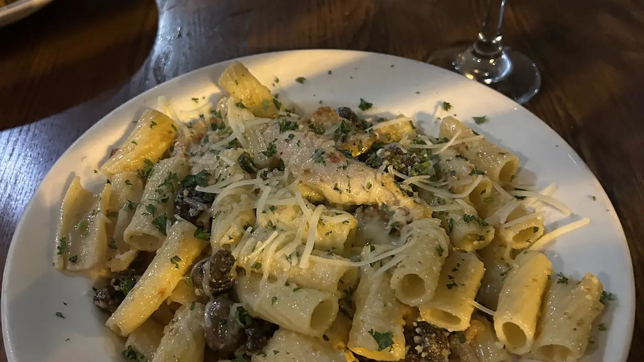 Grazies Italian Grill - Stevens Point Restaurant - Stevens Point, WI ...