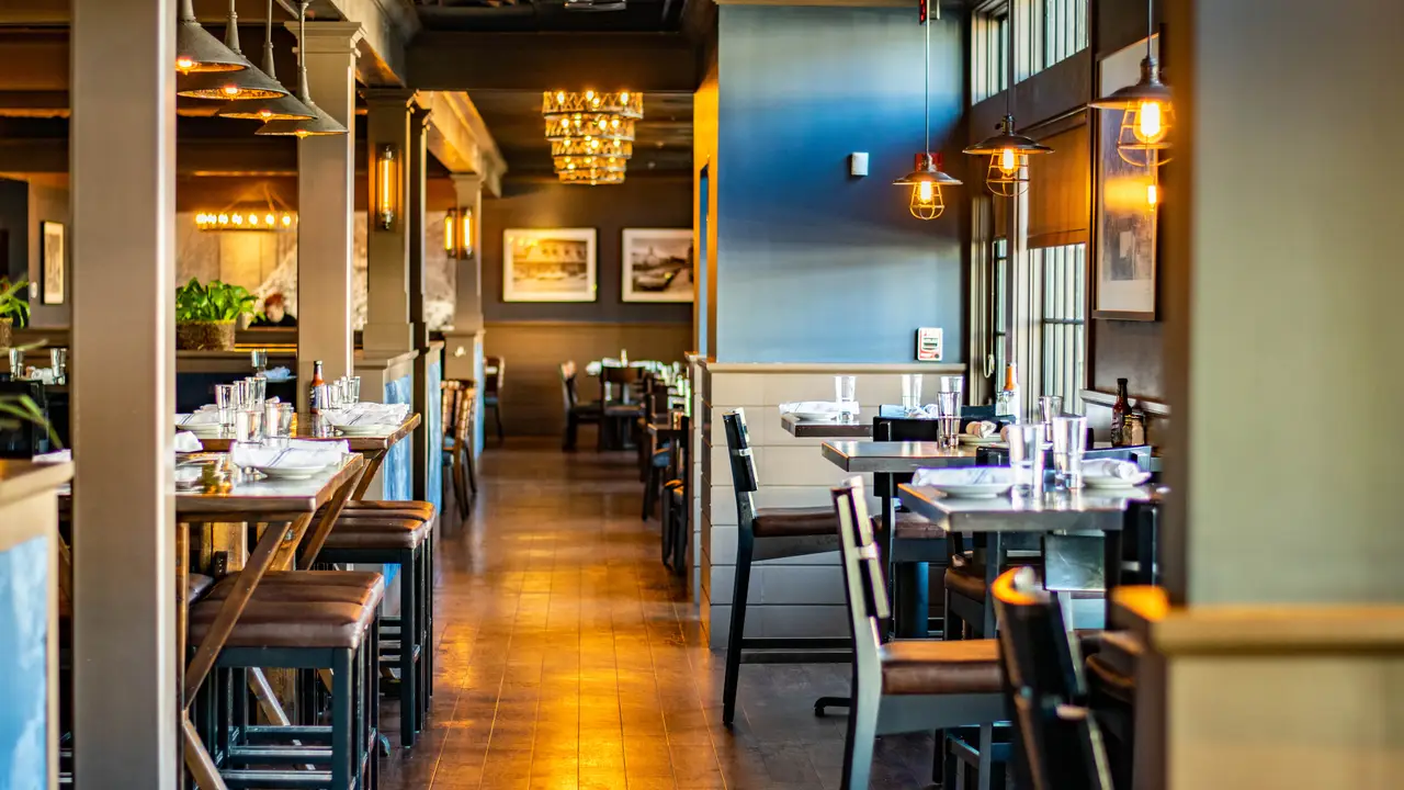 The LOCAL Kitchen & Drinks of Wellesley Restaurant - Wellesley, MA ...