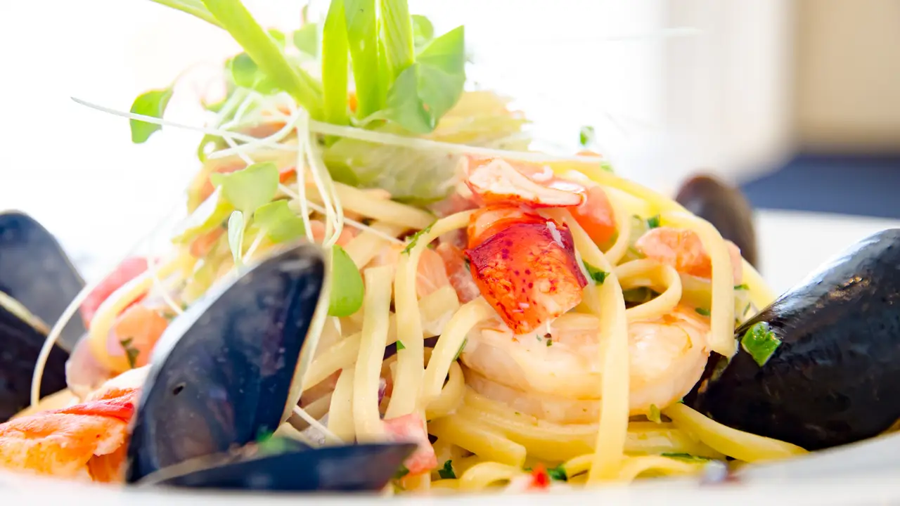 Restaurante Cape House Restaurant - Waterside, , NB | OpenTable