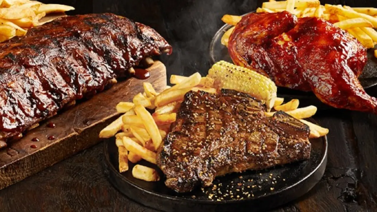 Restaurante Chuck's Roadhouse Bar & Grill - Port Perry - Port Perry ...