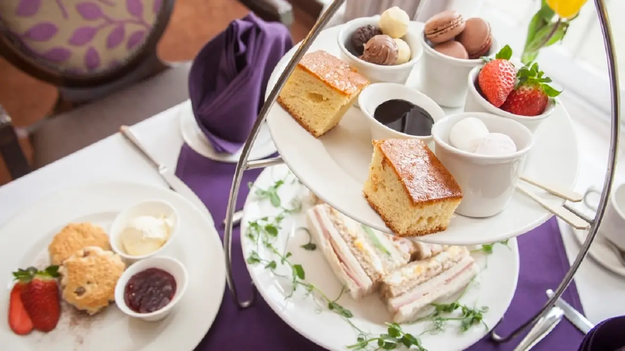 Restaurante Afternoon Tea at Ramada Solihull - Solihull, , West ...