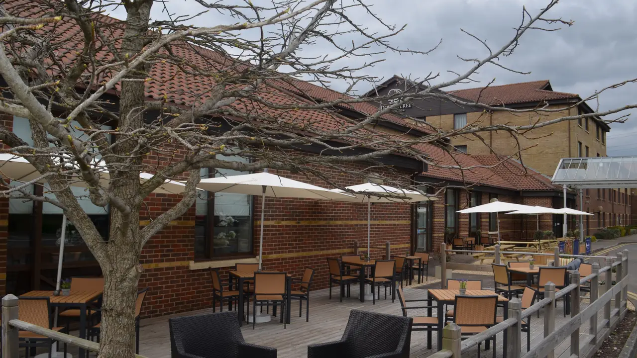 Restaurante The 14Twelve Brassiere and Bar @ DoubleTree by Hilton Hotel ...