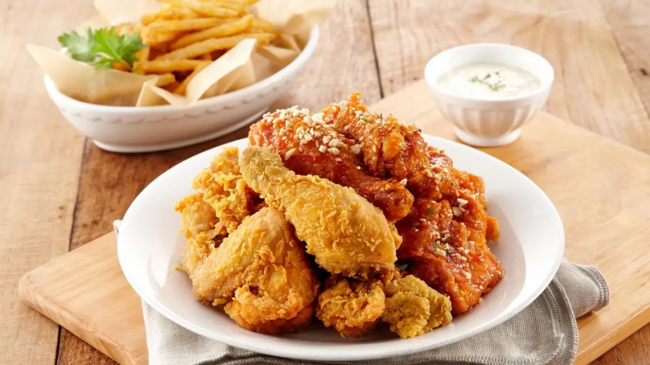 Restaurante Angry Chicken CS & Juicy 88 Hotdog - Colorado Springs, , CO ...