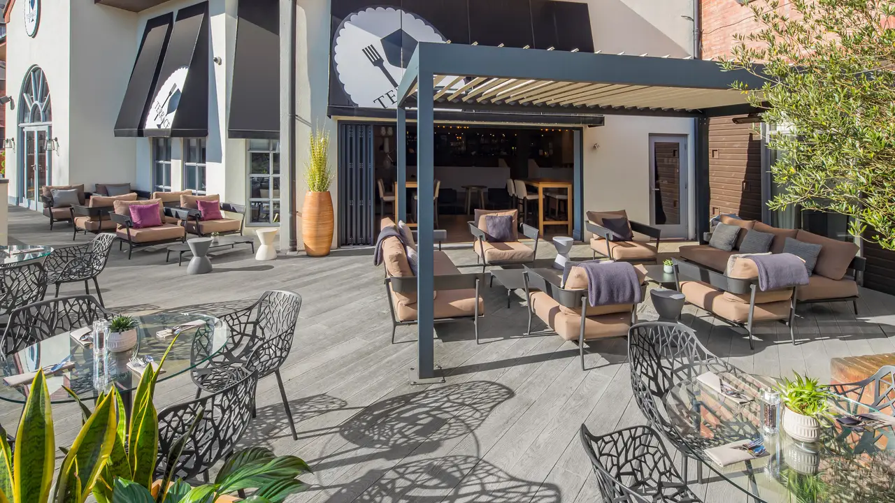 Restaurante Afternoon Tea at Crowne Plaza Solihull - Solihull, , West ...