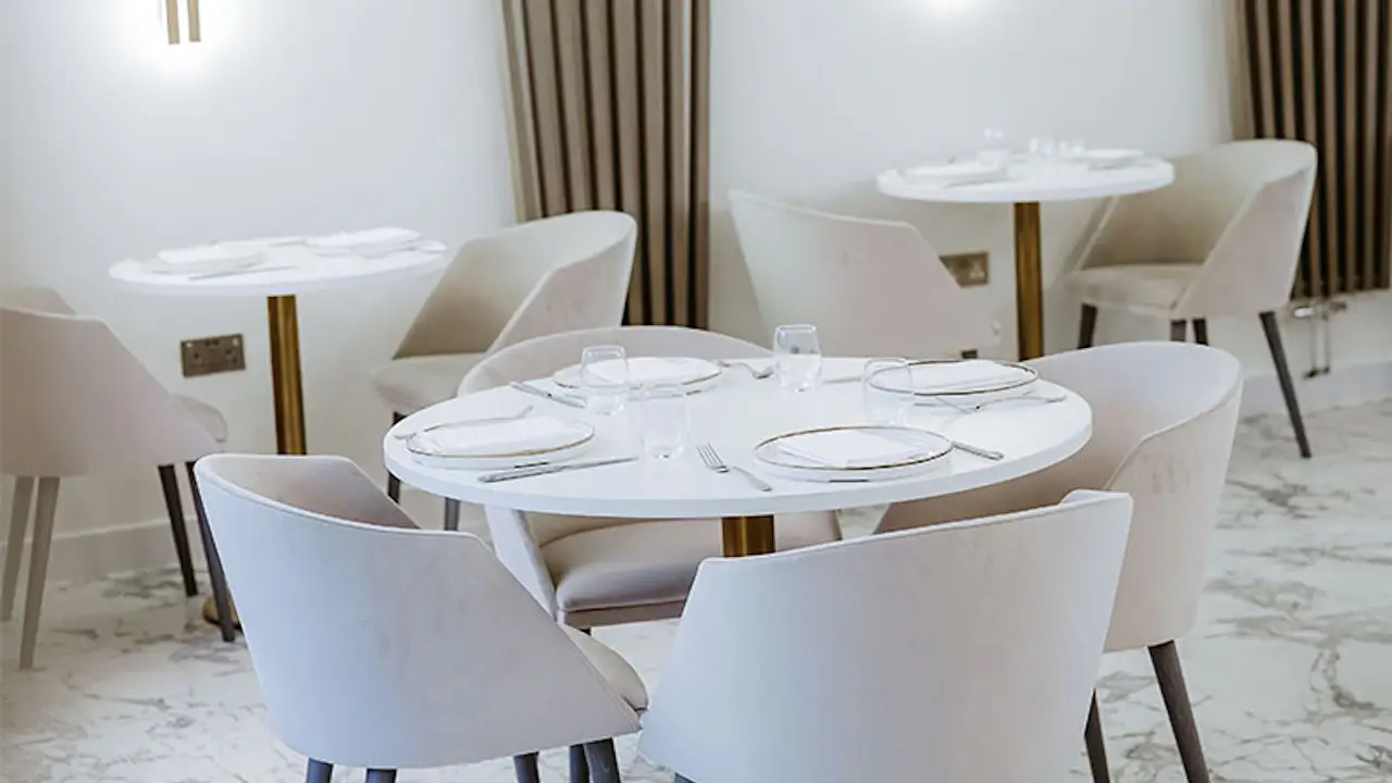 Restaurante Moji's Restaurant & Bar - Barnet, , Greater London | OpenTable