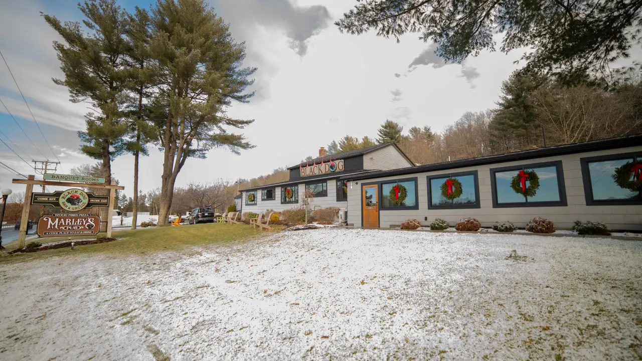 Restaurante Black Dog Bar & Grille - Putnam, , CT | OpenTable