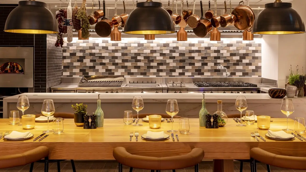 Commons Club Bar & Restaurant - 1 Victoria Street, Edinburgh | OpenTable