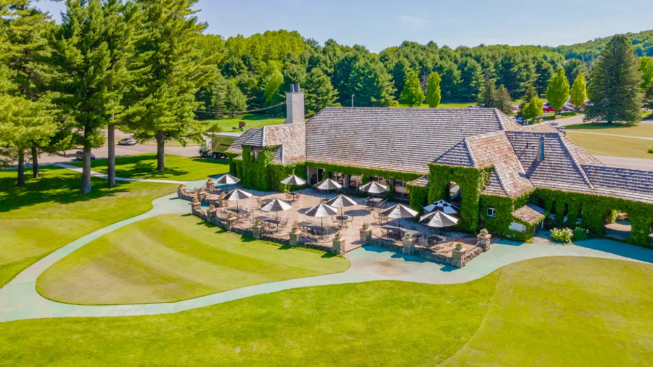 Restaurante Beach House Restaurant - Boyne Mountain Resort - Boyne ...