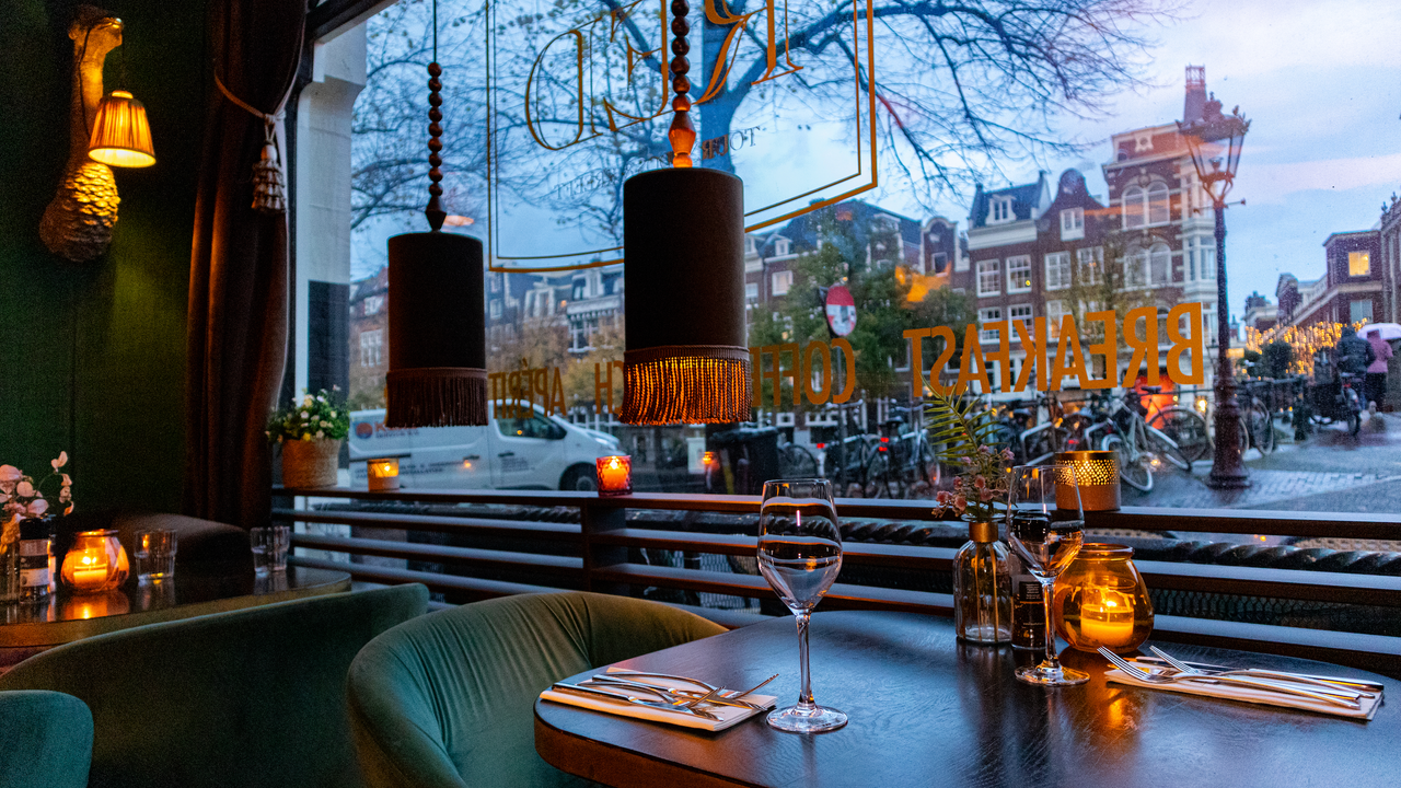 Red Modern Restaurants Step Back In Time To The 1920s At This New York