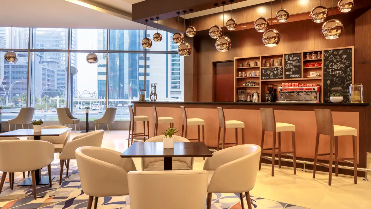 Restaurante Café Rouge - Le Meridien City Center Doha - Doha, Doha ...