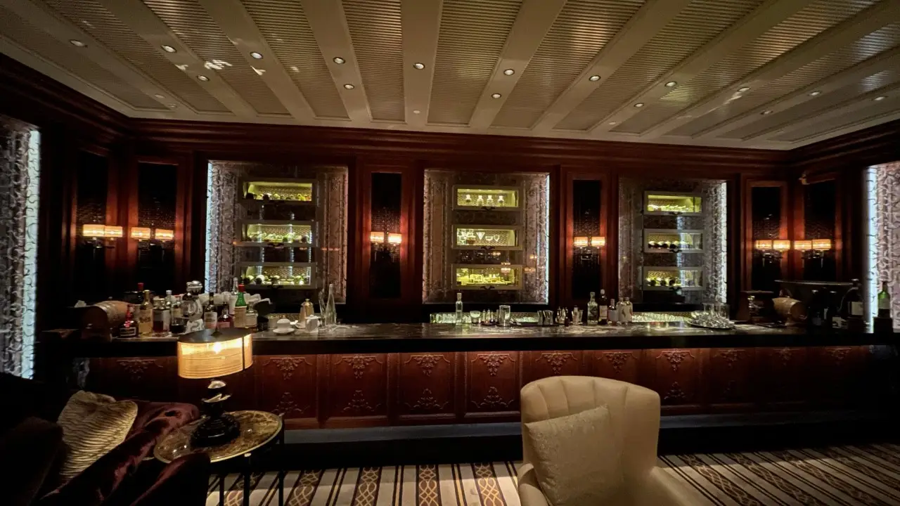 Four Seasons Hong Kong - Caprice Bar Restaurant - Hong Kong, Hong Kong ...