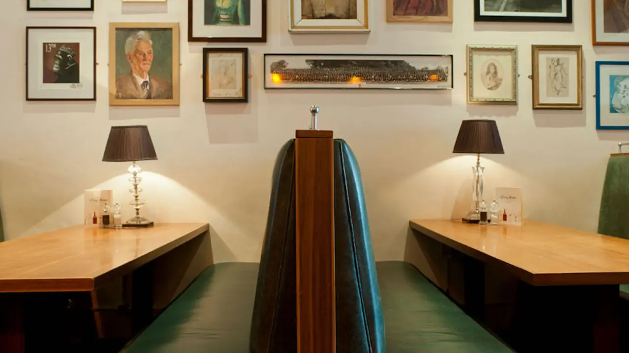 Restaurante Coco Momo Cafe Bar & Brasserie - London, | OpenTable